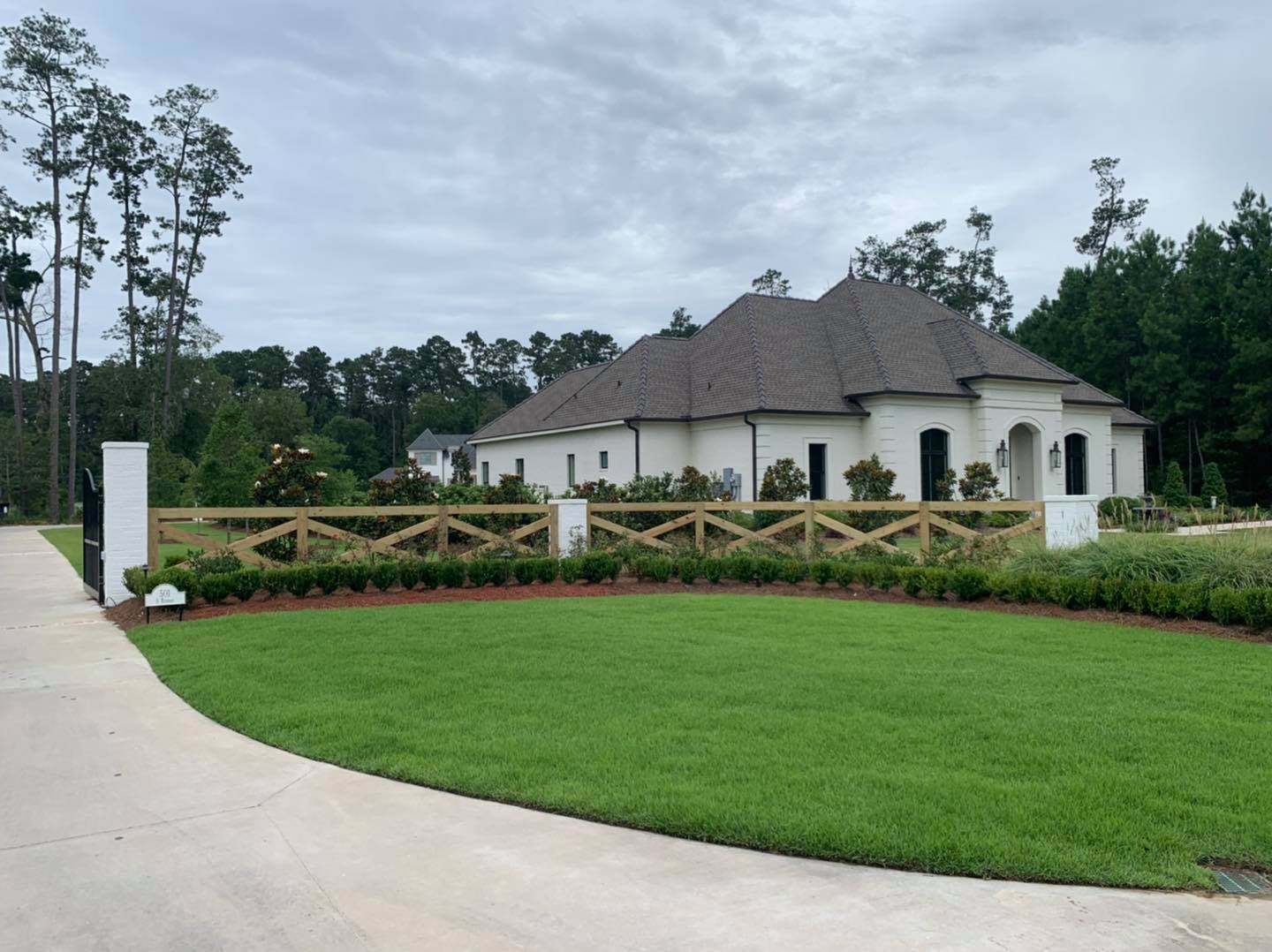 Baton Rouge Wood Fence Installation - Supreme Fencing